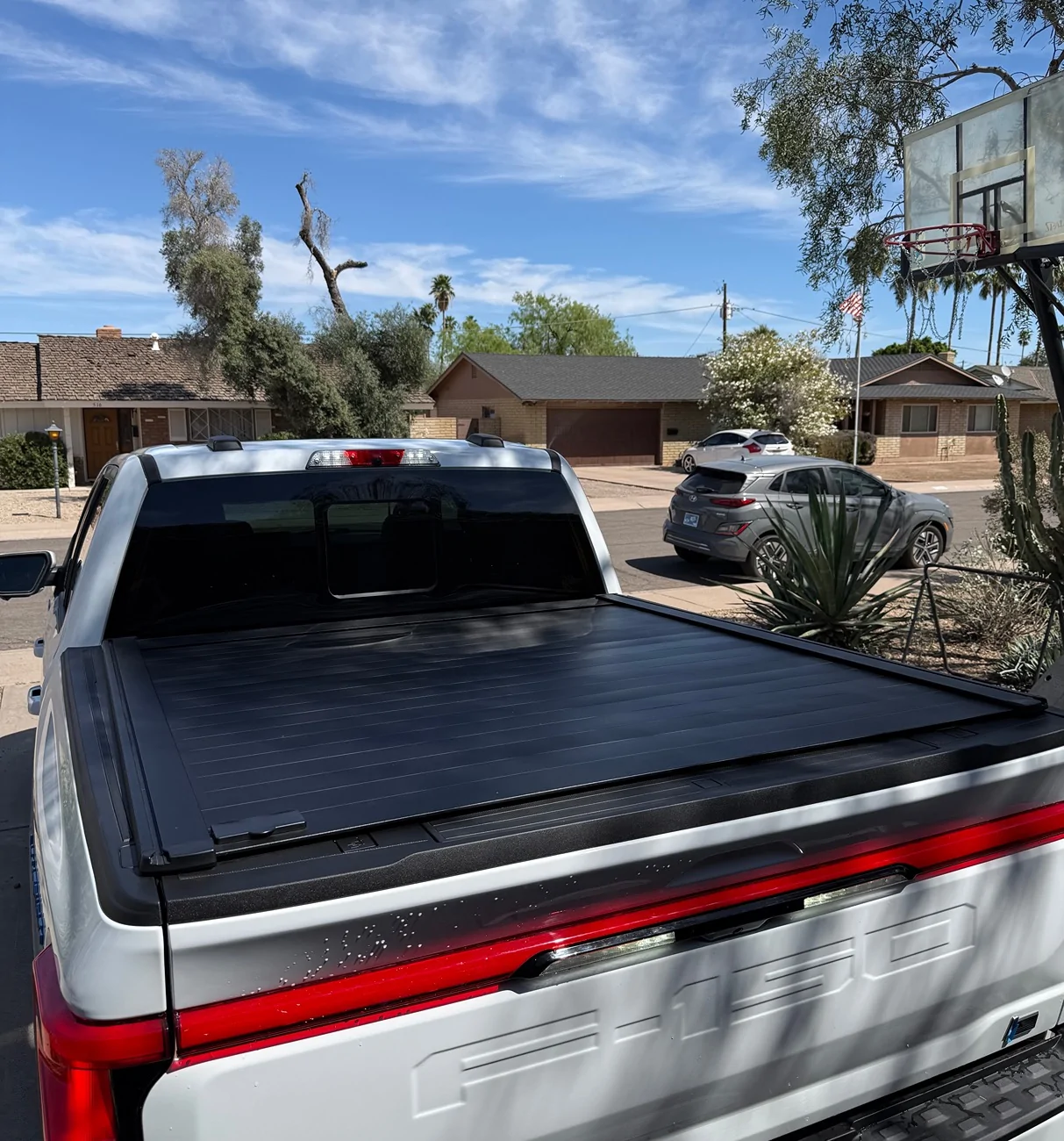 Arizona - Retrax Pro XR hard tonneau cover with t-slot rails | Ford ...